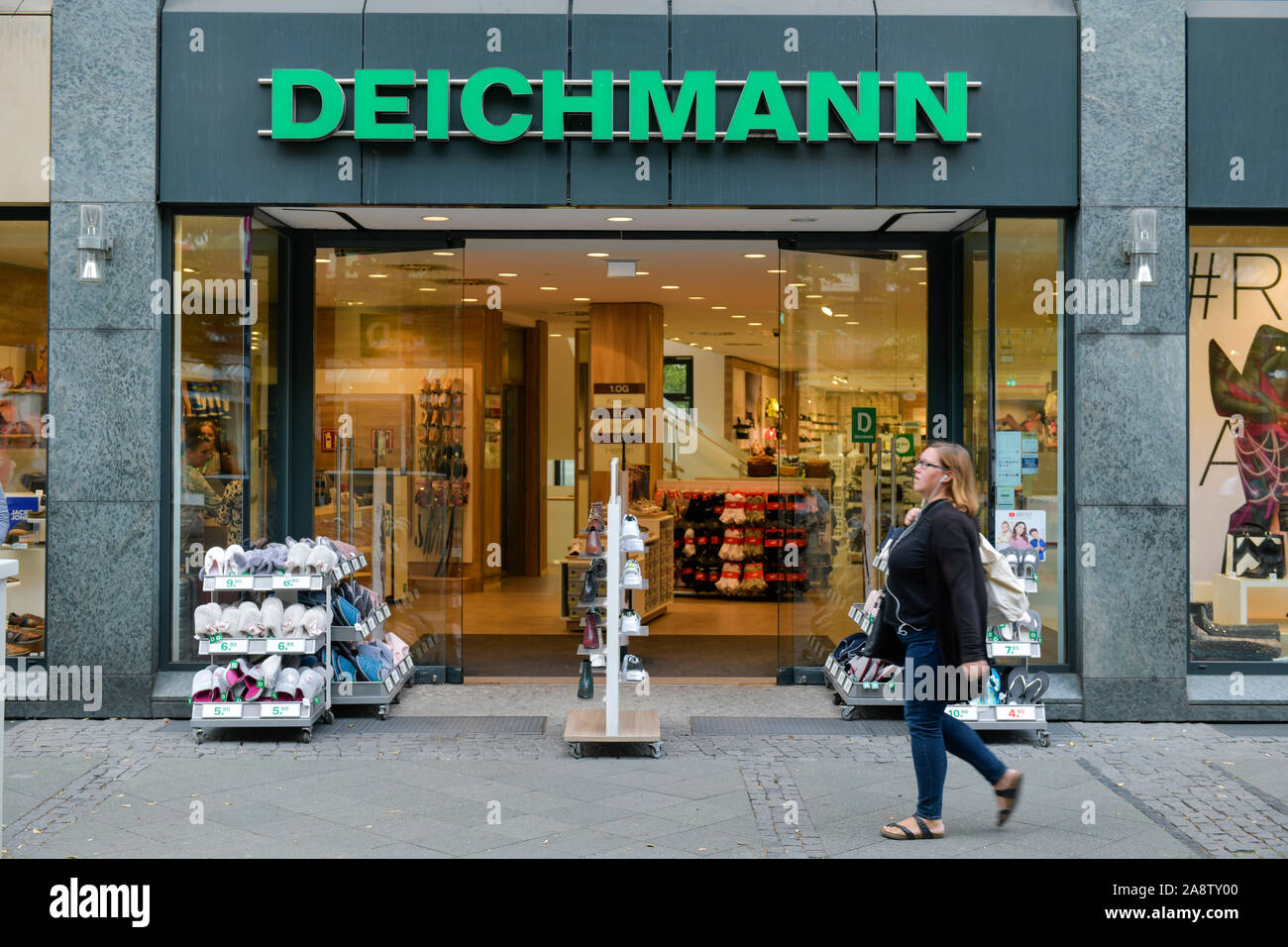 Deichmann Logo High Resolution Stock Photography and Images - Alamy