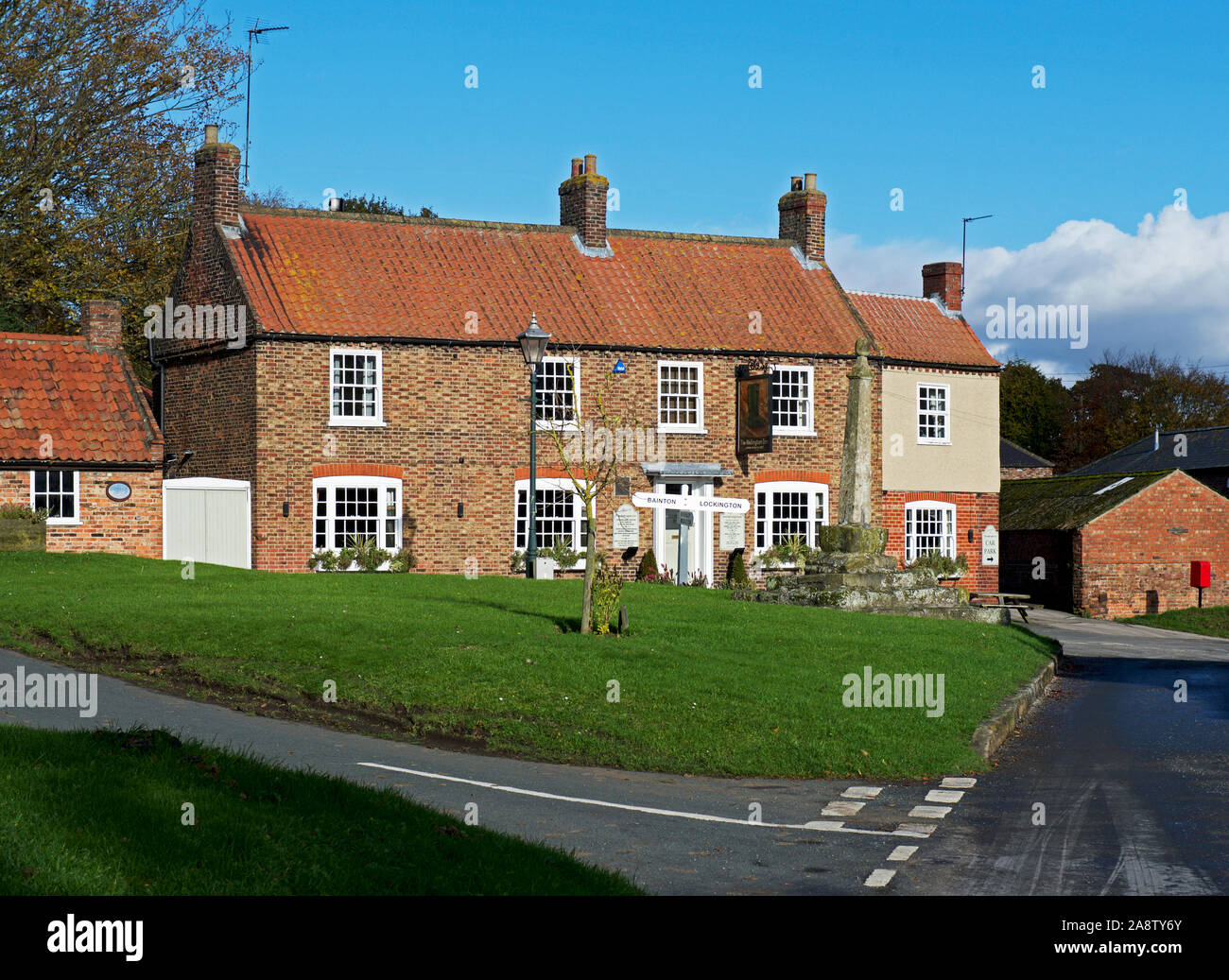 The Wellington Inn, in the Village of Lund, East Yorkshire, England UK ...