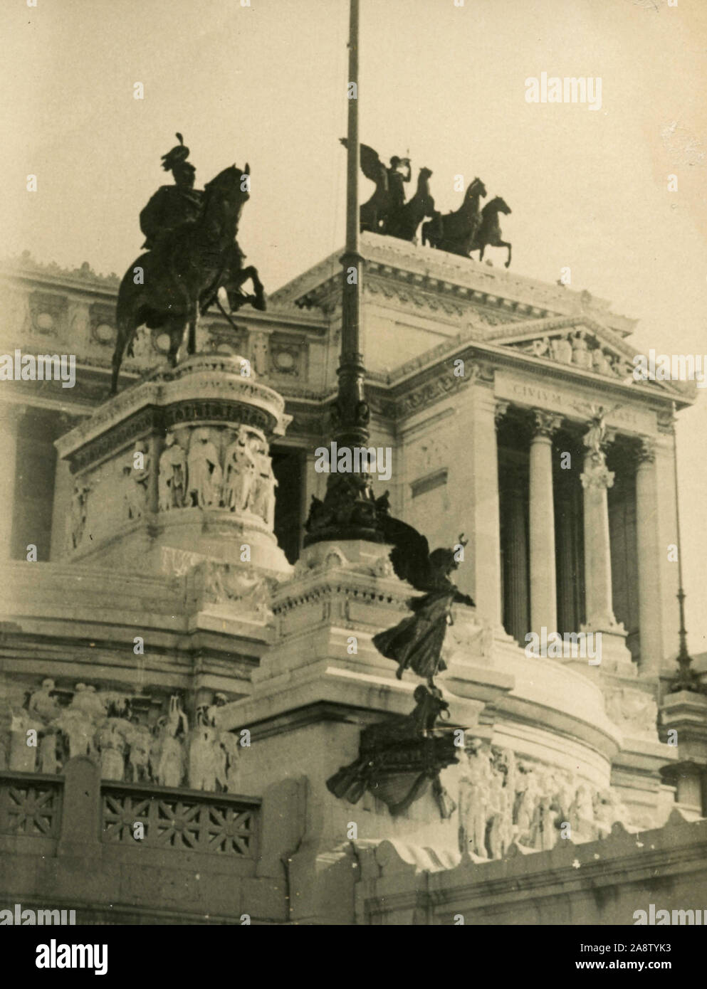 Rome piazza venezia 1930s hi-res stock photography and images - Alamy