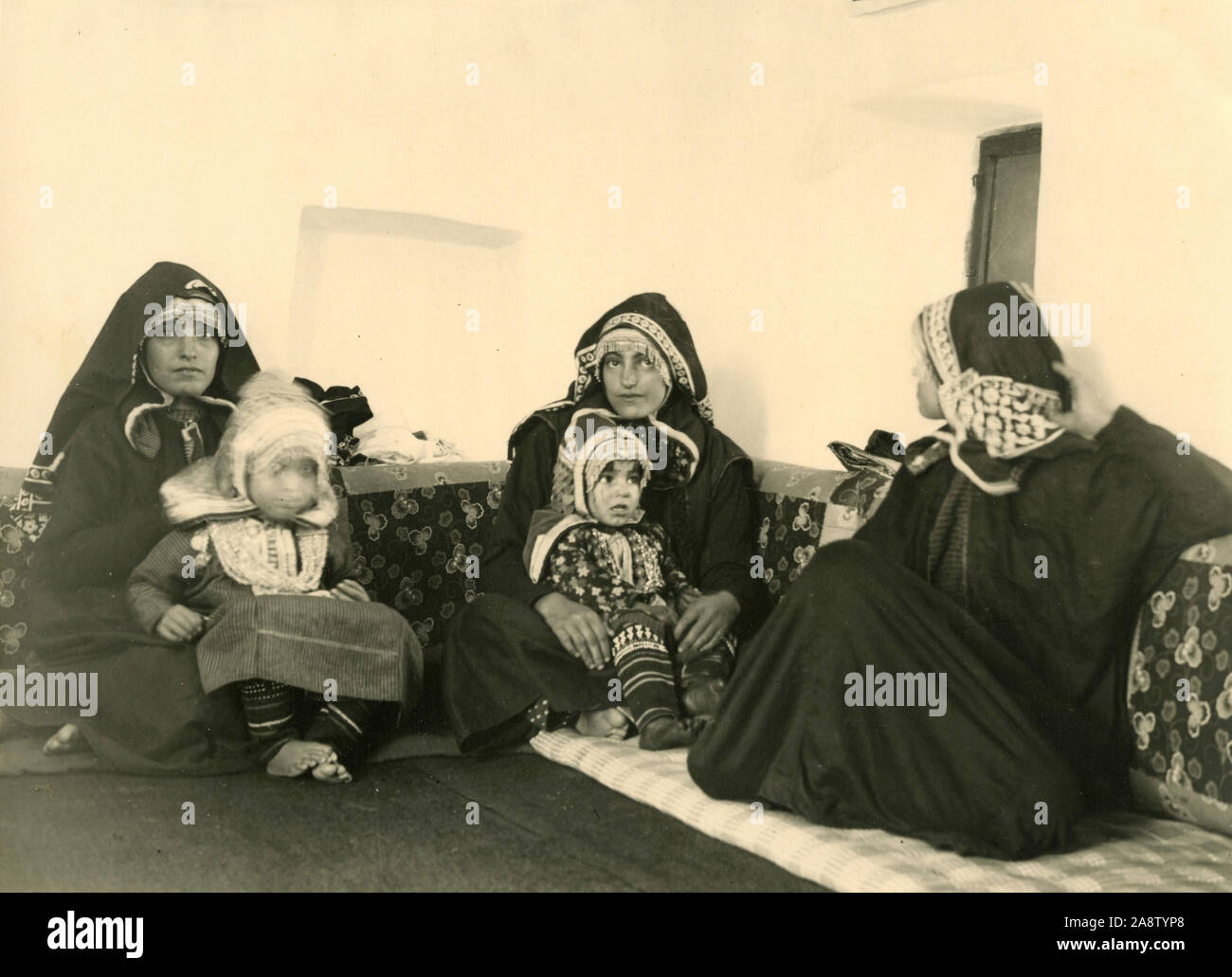 1930s children costume hi-res stock photography and images - Alamy