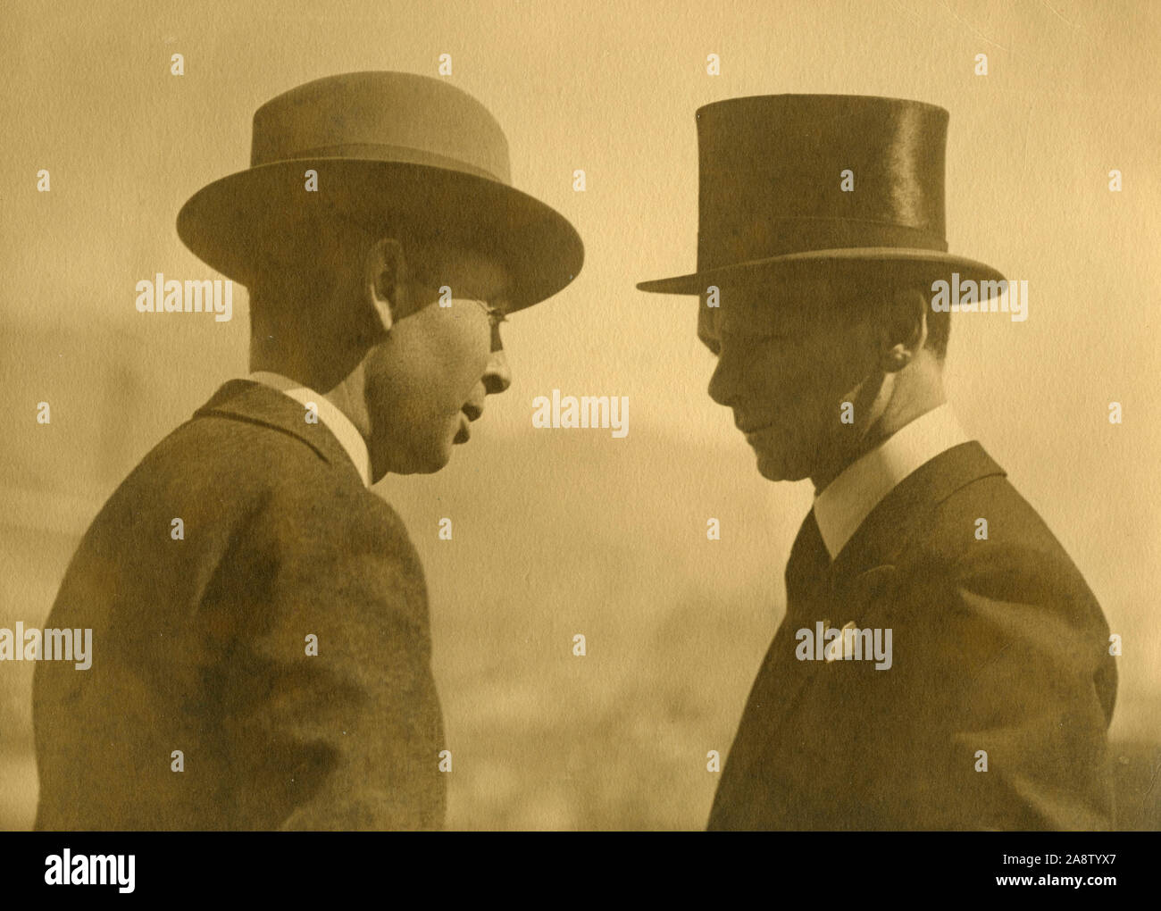 Two elegant men with hats, Italy 1920s Stock Photo - Alamy