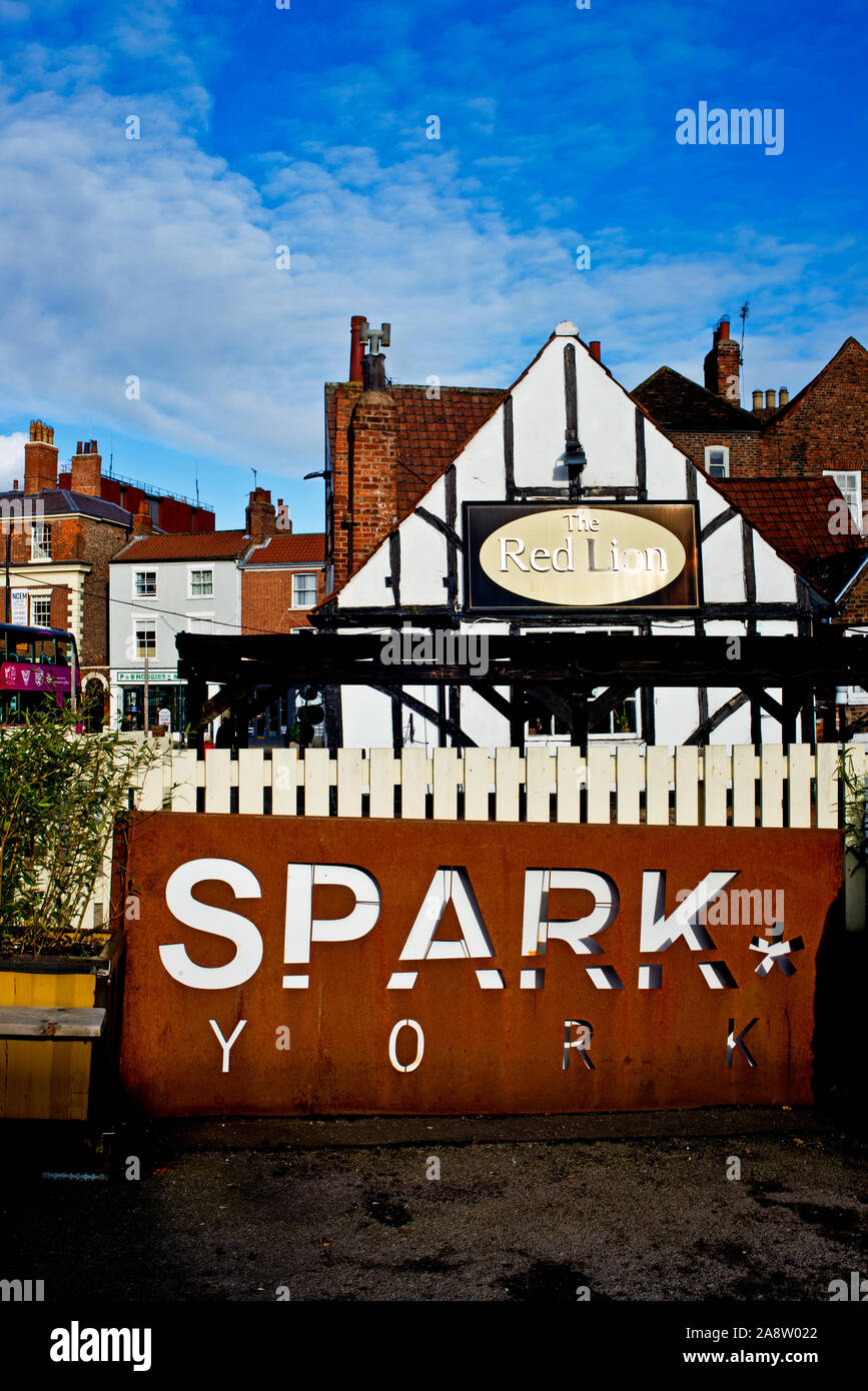 Spark containers shops hi-res stock photography and images - Alamy