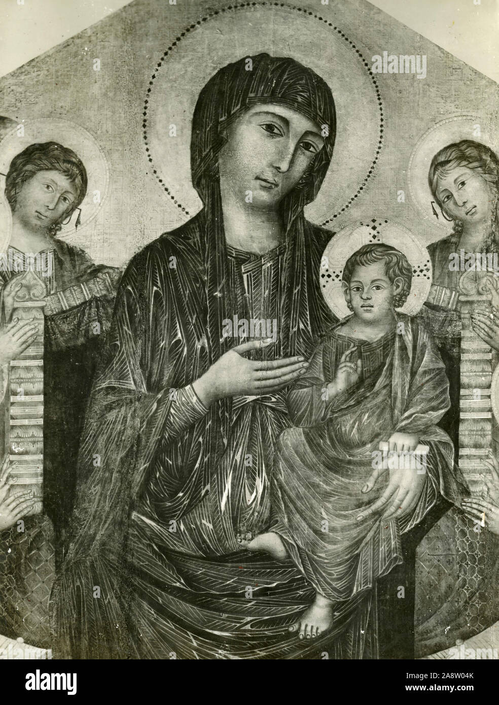 Child enthroned surrounded hi-res stock photography and images - Alamy