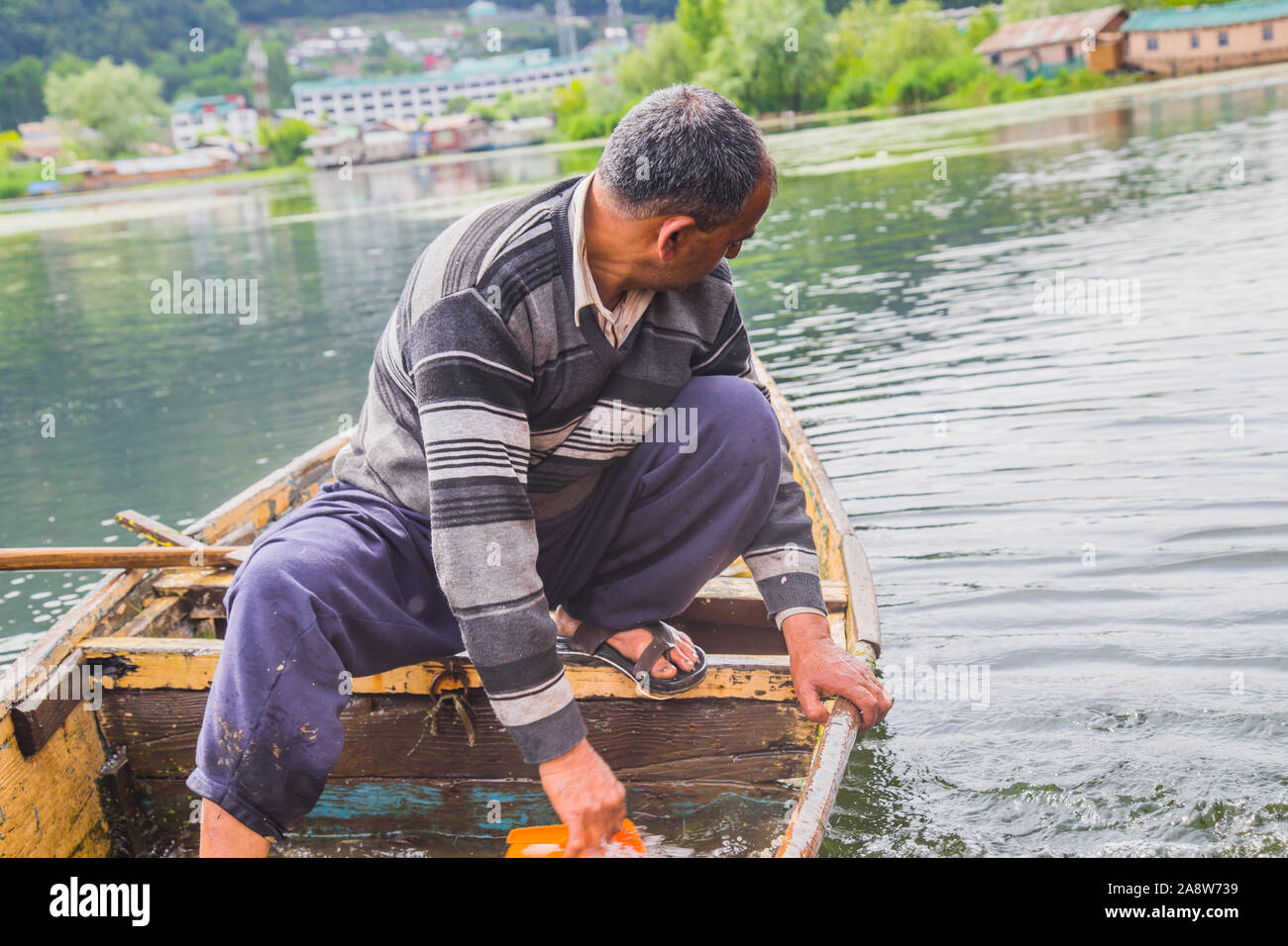 Removing old boat hi-res stock photography and images - Alamy