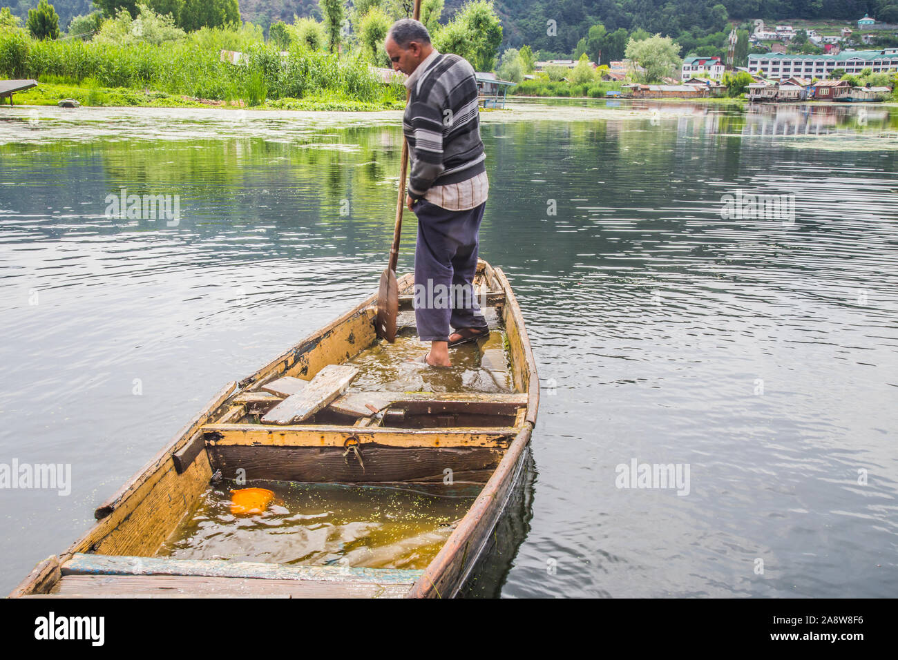 Removing old boat hi-res stock photography and images - Alamy