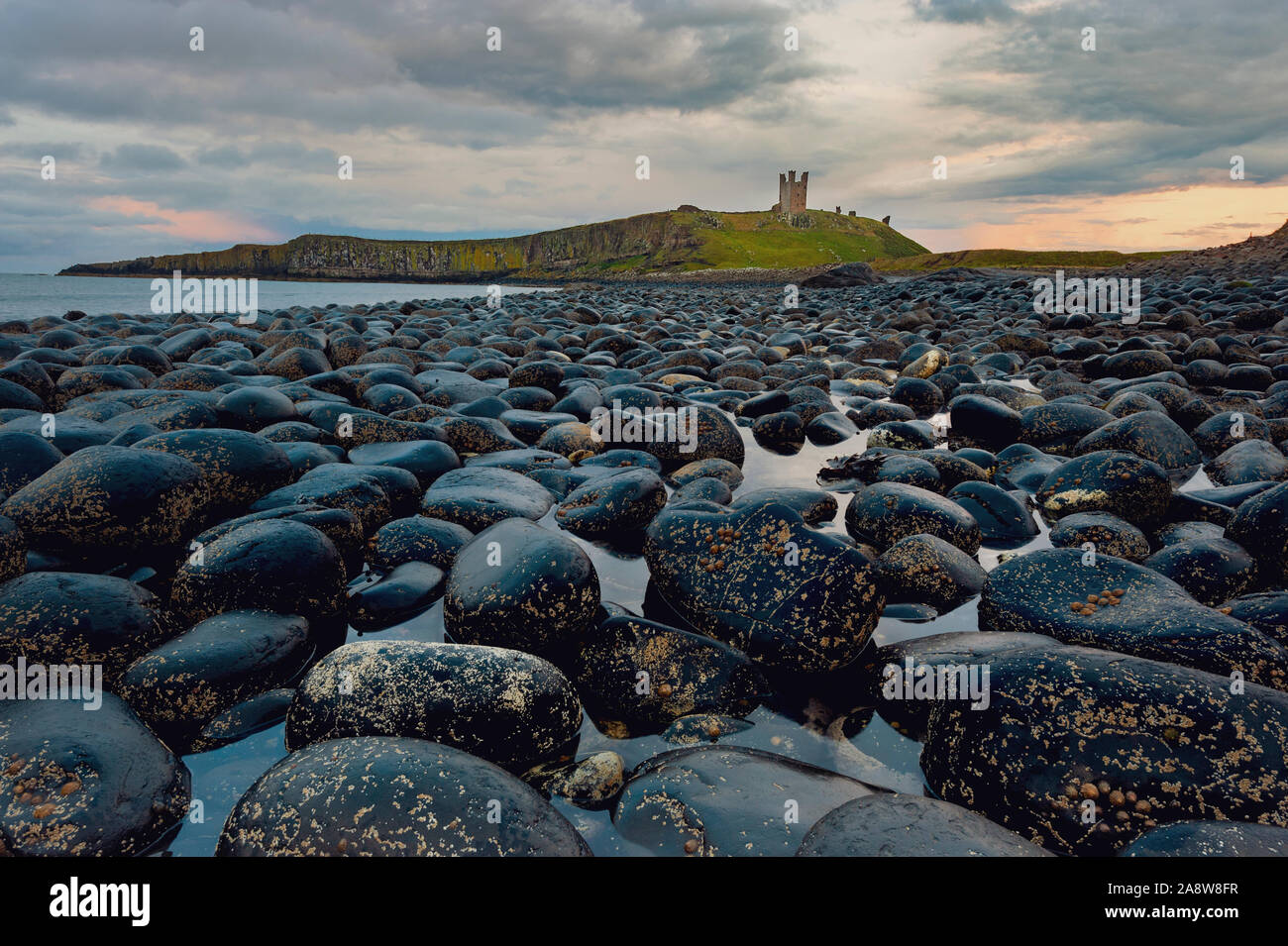 Dunstanburgh coast hi-res stock photography and images - Alamy