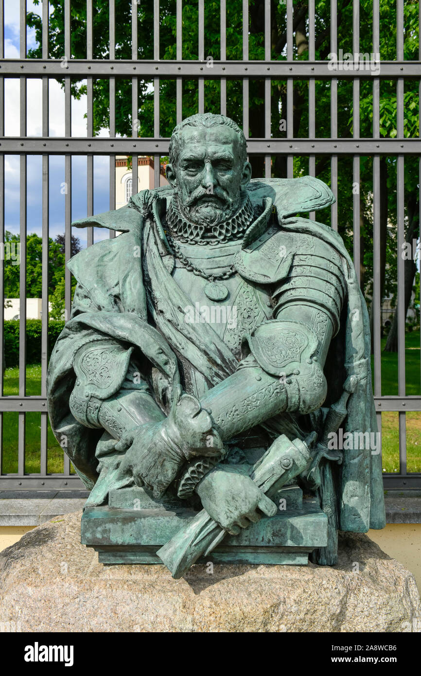 Lynar hi-res stock photography and images - Alamy