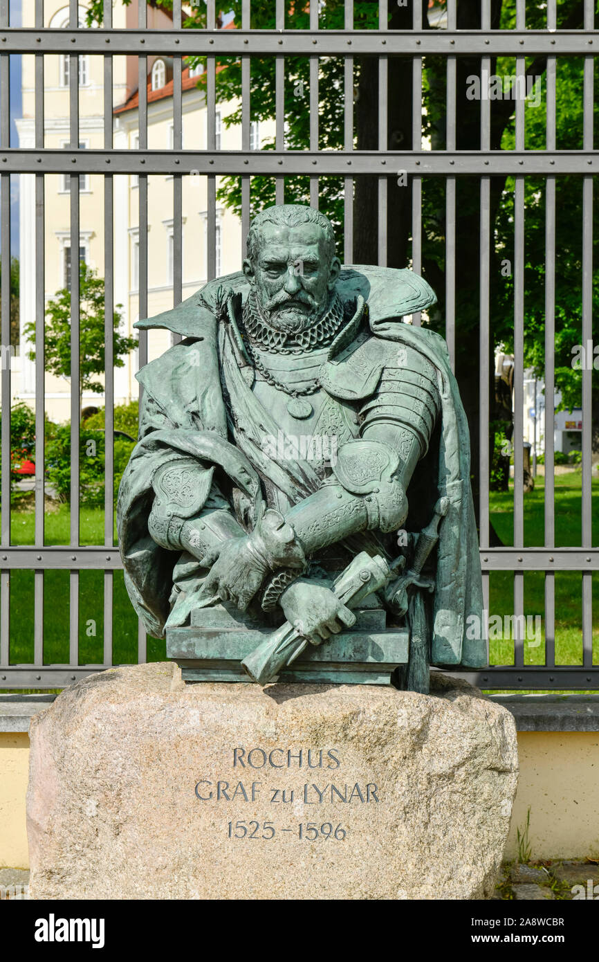 Lynar hi-res stock photography and images - Alamy