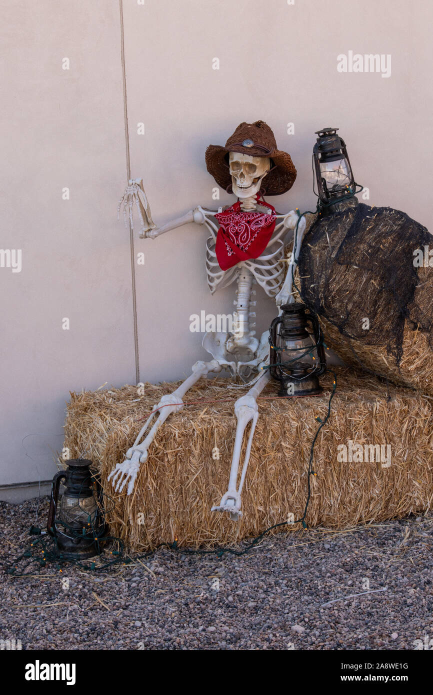 Cowboy skeleton hi-res stock photography and images - Alamy