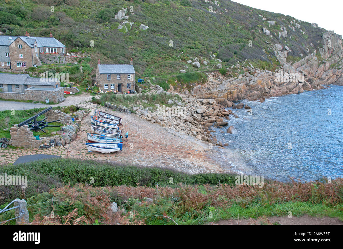 Cornwall Cottage Cliff High Resolution Stock Photography and Images - Alamy