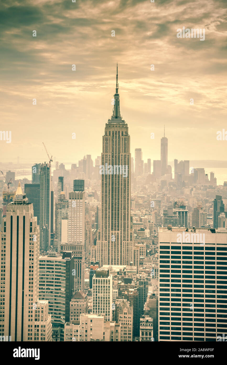 Top of the rock rockefeller centre hi-res stock photography and images ...