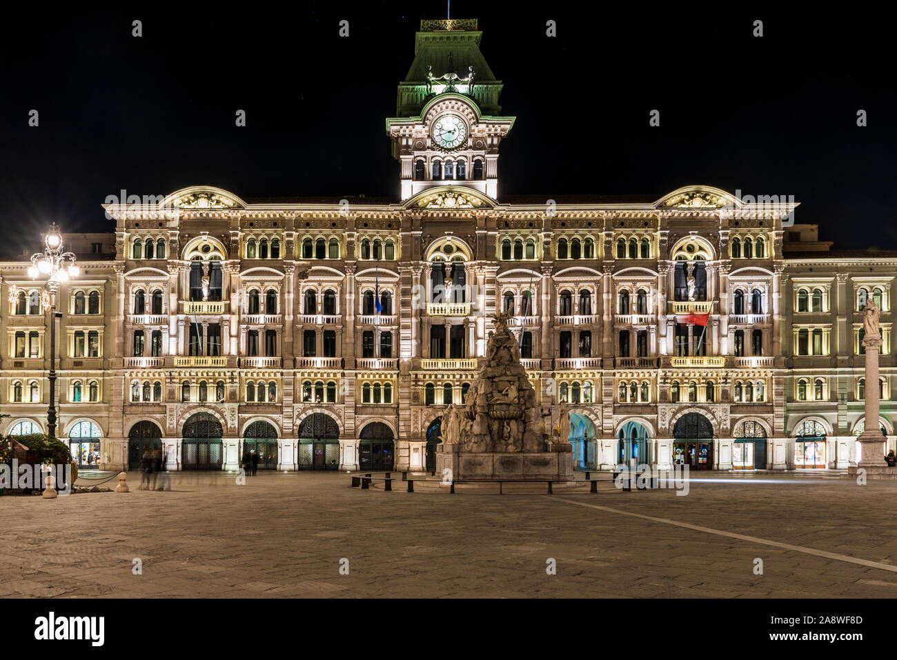 Night in Trieste. Historic buildings and magical atmosphere on the ...