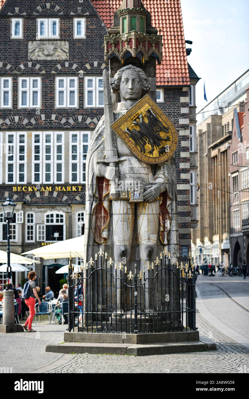 Roland Statue, Marktplatz, Bremen, Deutschland Stock Photo - Alamy