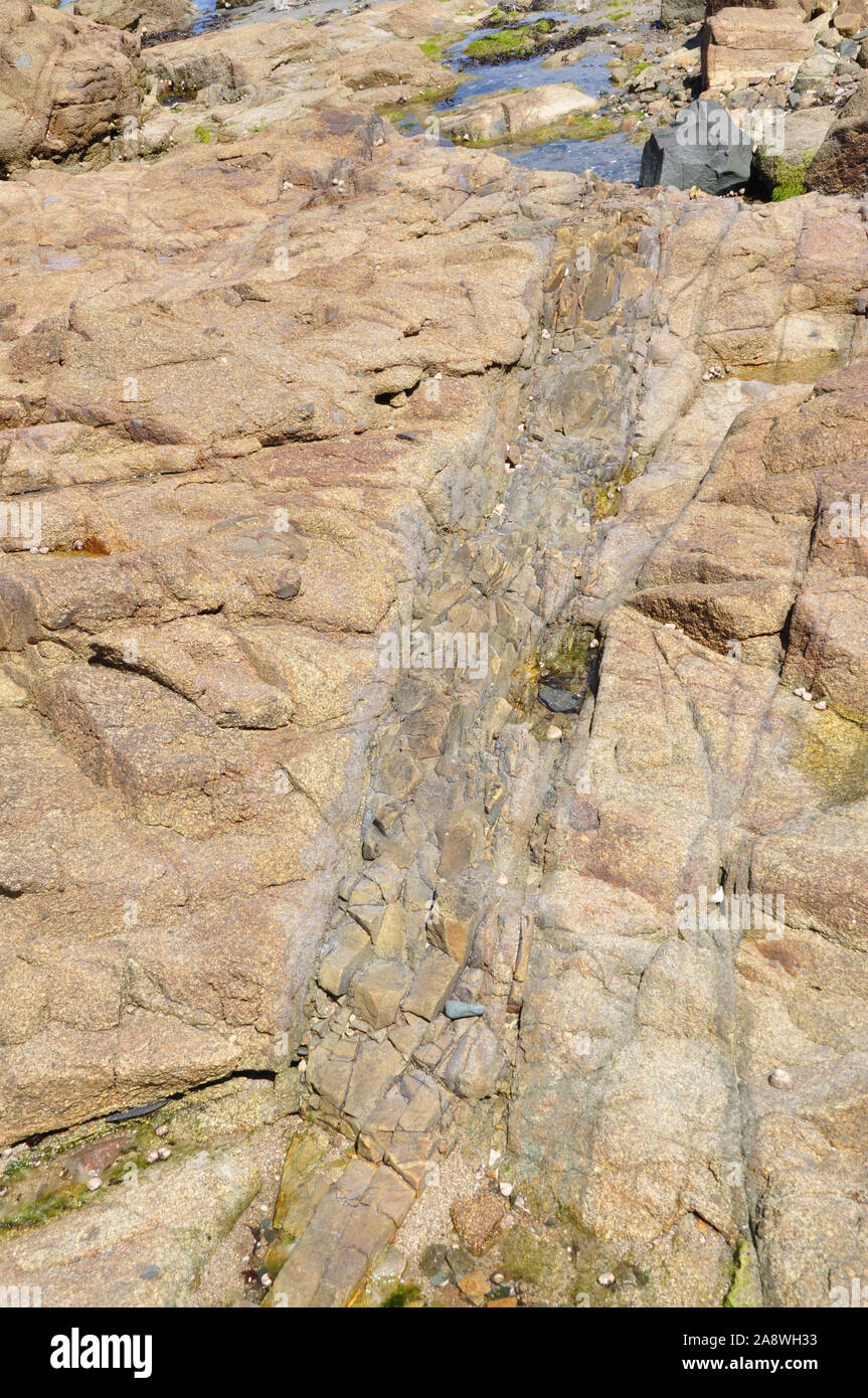 Sedimentary rock intruding into igneous rock hi-res stock photography ...