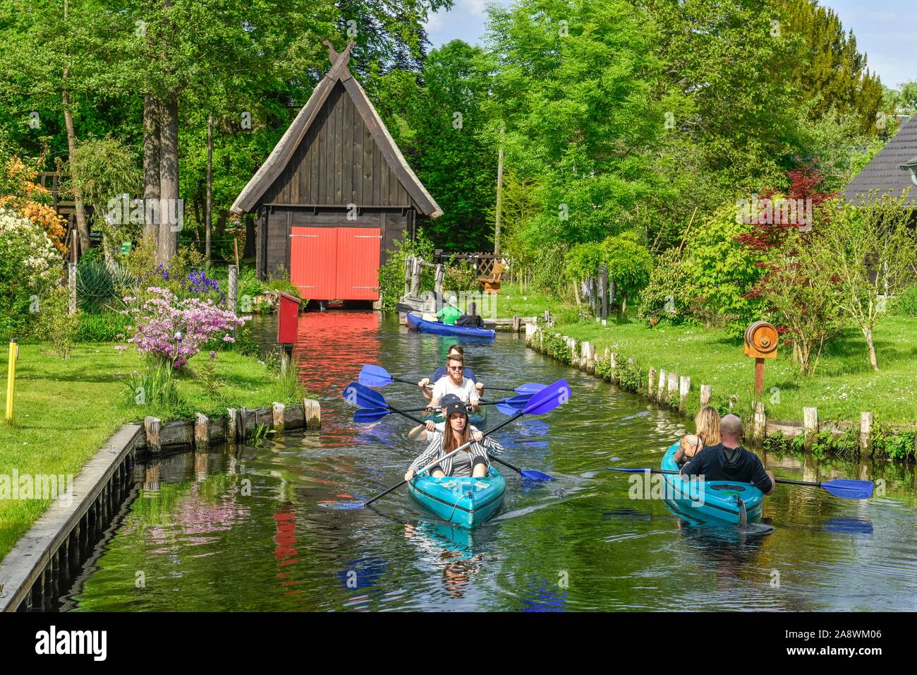 Paddelboote, Lehder Fließ, Lehde, Lübbenau, Spreewald, Brandenburg ...