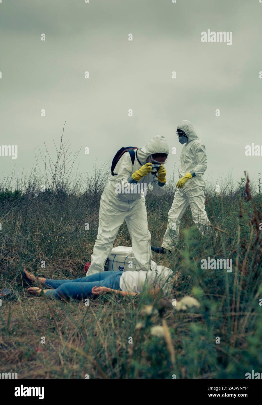 Female corpse hi-res stock photography and images - Alamy