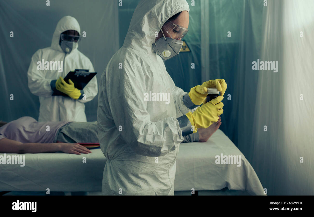 Medication preparation hi-res stock photography and images - Alamy