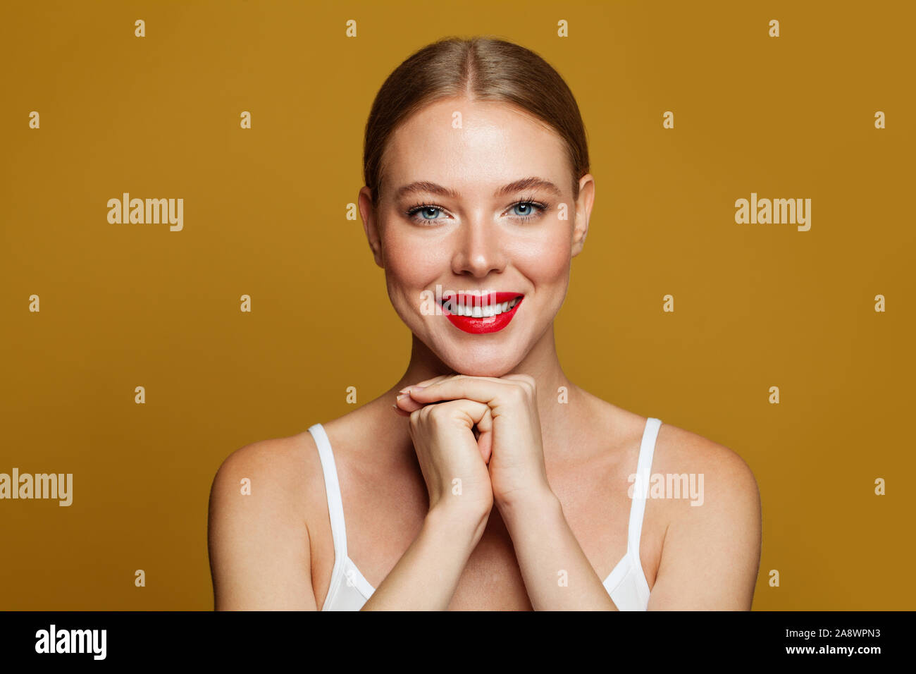 Healthy woman with clear skin smiling. Natural beauty Stock Photo - Alamy