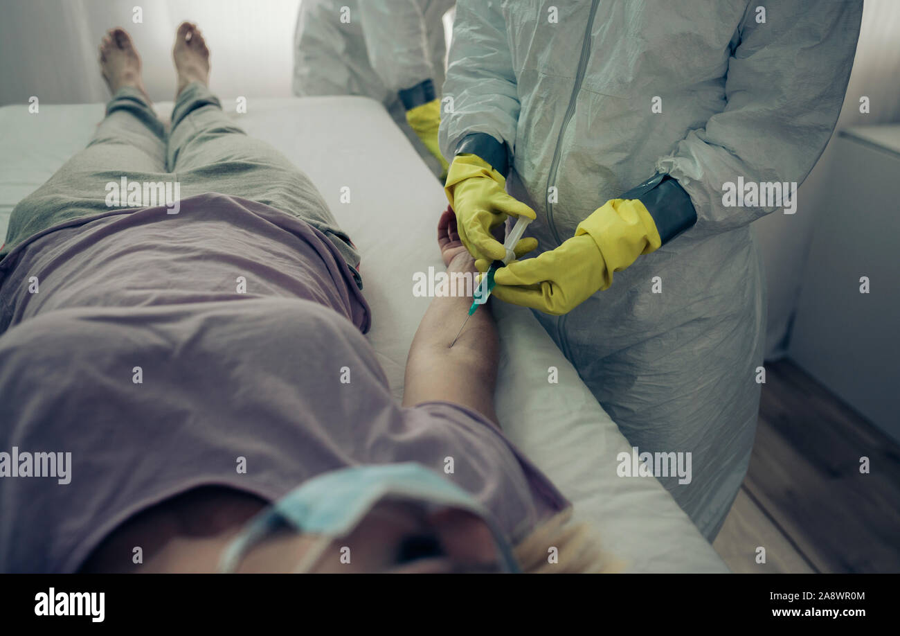 Antiviral injection hi-res stock photography and images - Alamy