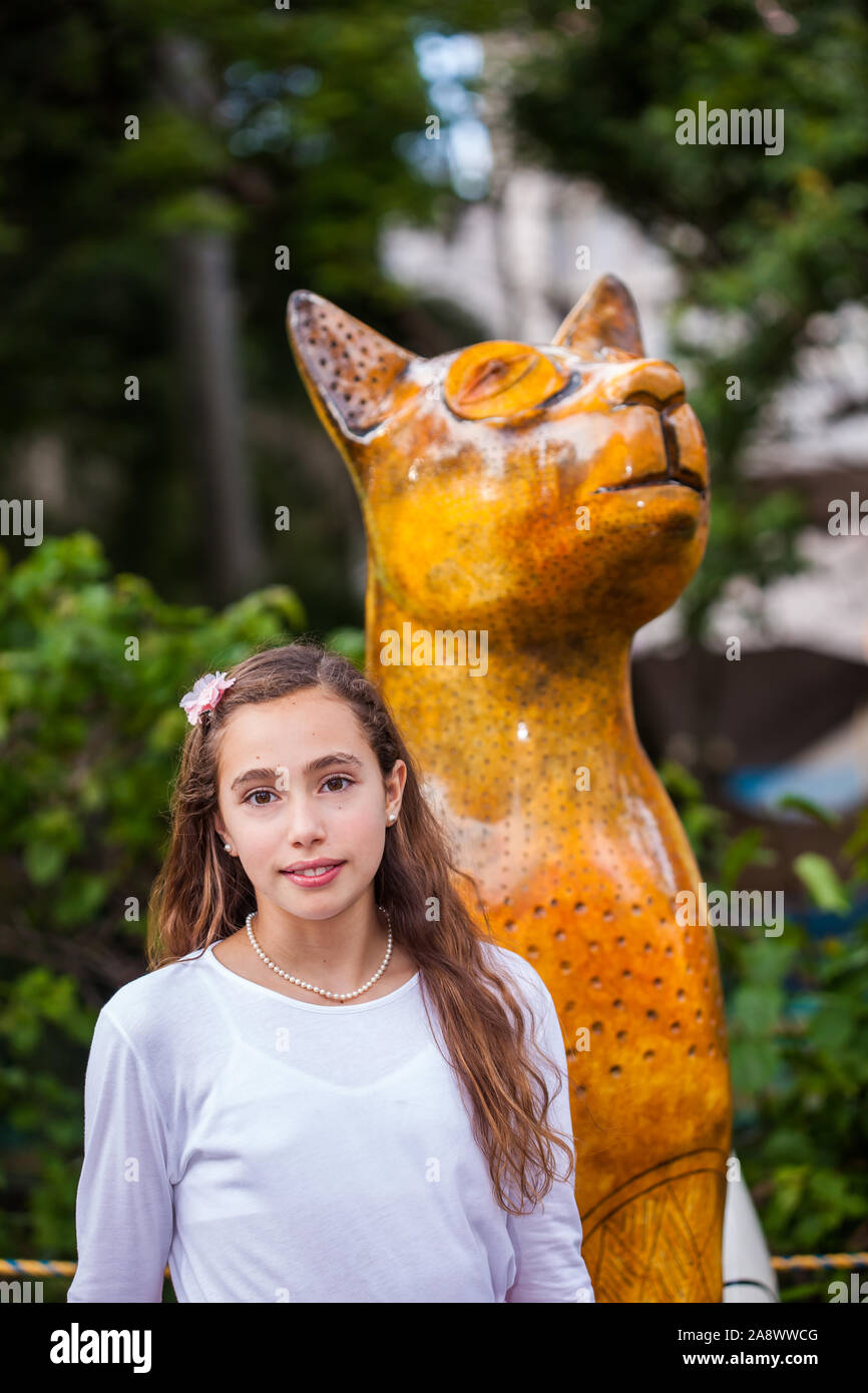 Cat statues hi-res stock photography and images - Alamy