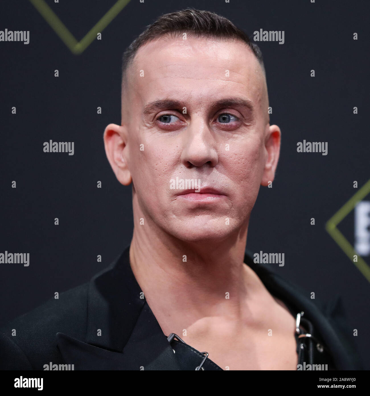 Jeremy Scott arrives at the 2019 E! People's Choice Awards held at ...