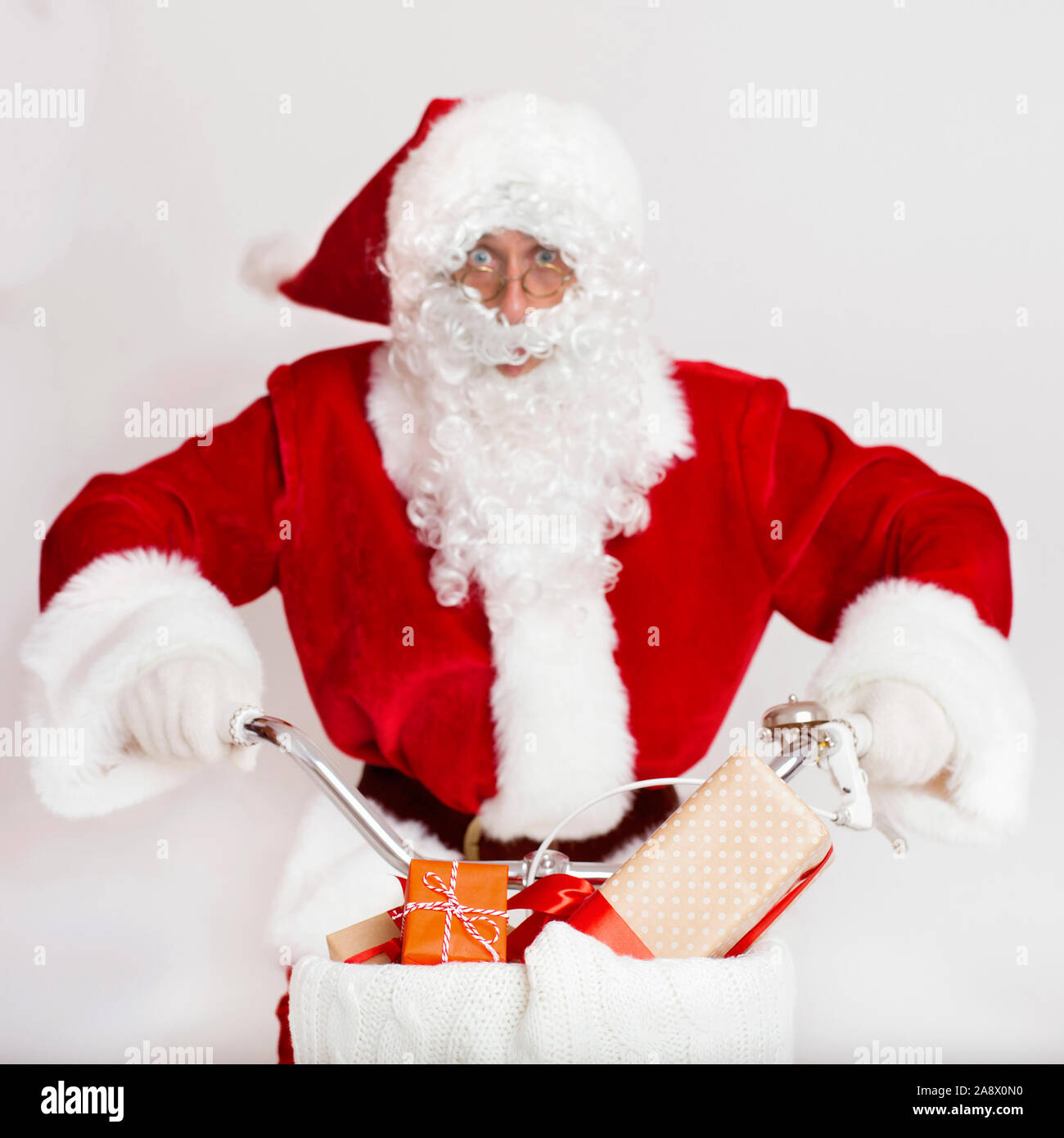 Santa bicycle hi-res stock photography and images - Alamy