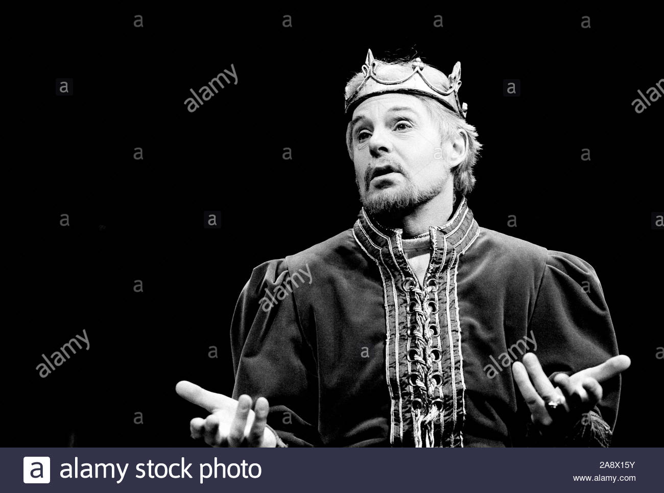 Actor Derek Jacobi Stock Photos & Actor Derek Jacobi Stock Images - Alamy