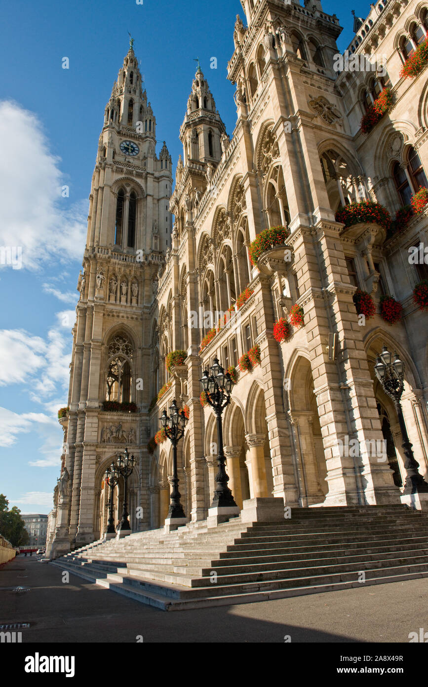 Architectural detail of the Vienna City Hall (Rathaus). Vienna, Austria ...