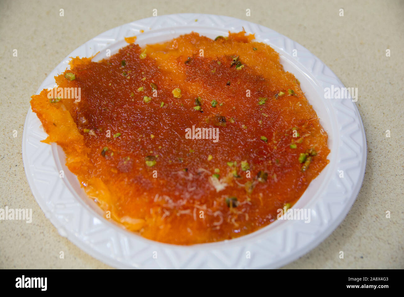 Kunafa konafa hi-res stock photography and images - Alamy