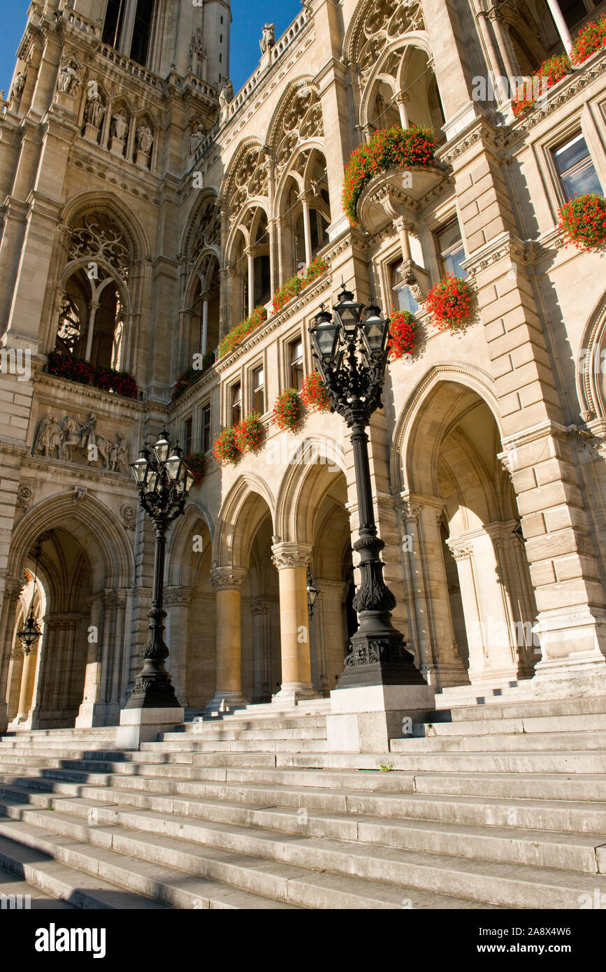 Architectural detail of the Vienna City Hall (Rathaus). Vienna, Austria ...
