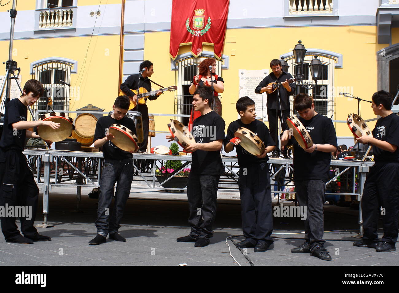 Ancient musical instruments hi-res stock photography and images - Alamy