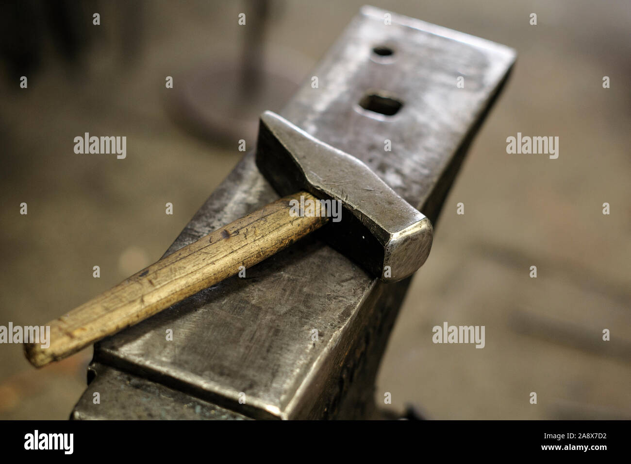 Blacksmith at work medieval hi-res stock photography and images - Alamy