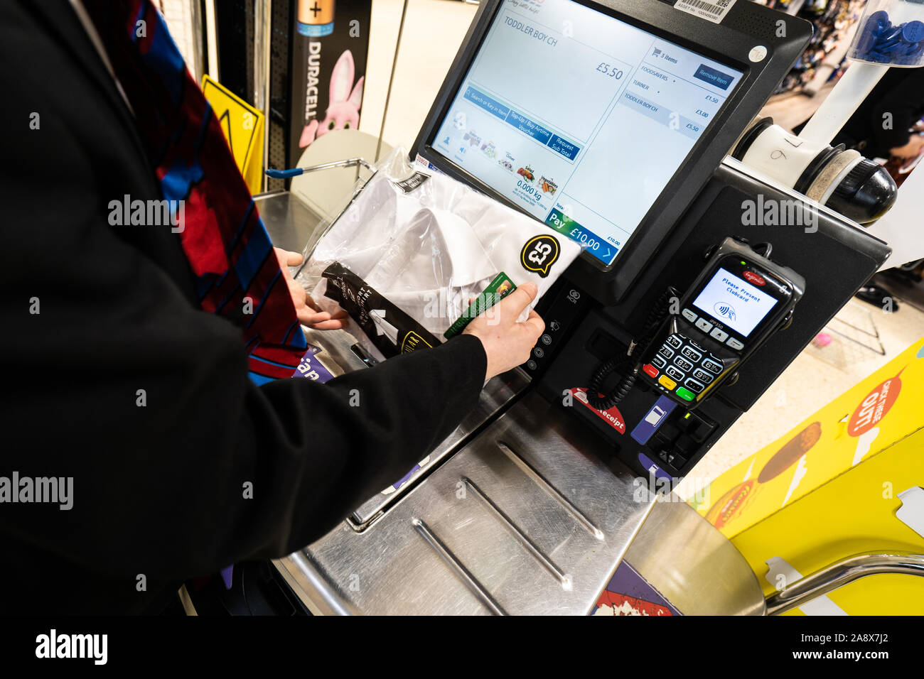 Tesco self checkout High Resolution Stock Photography and Images - Alamy