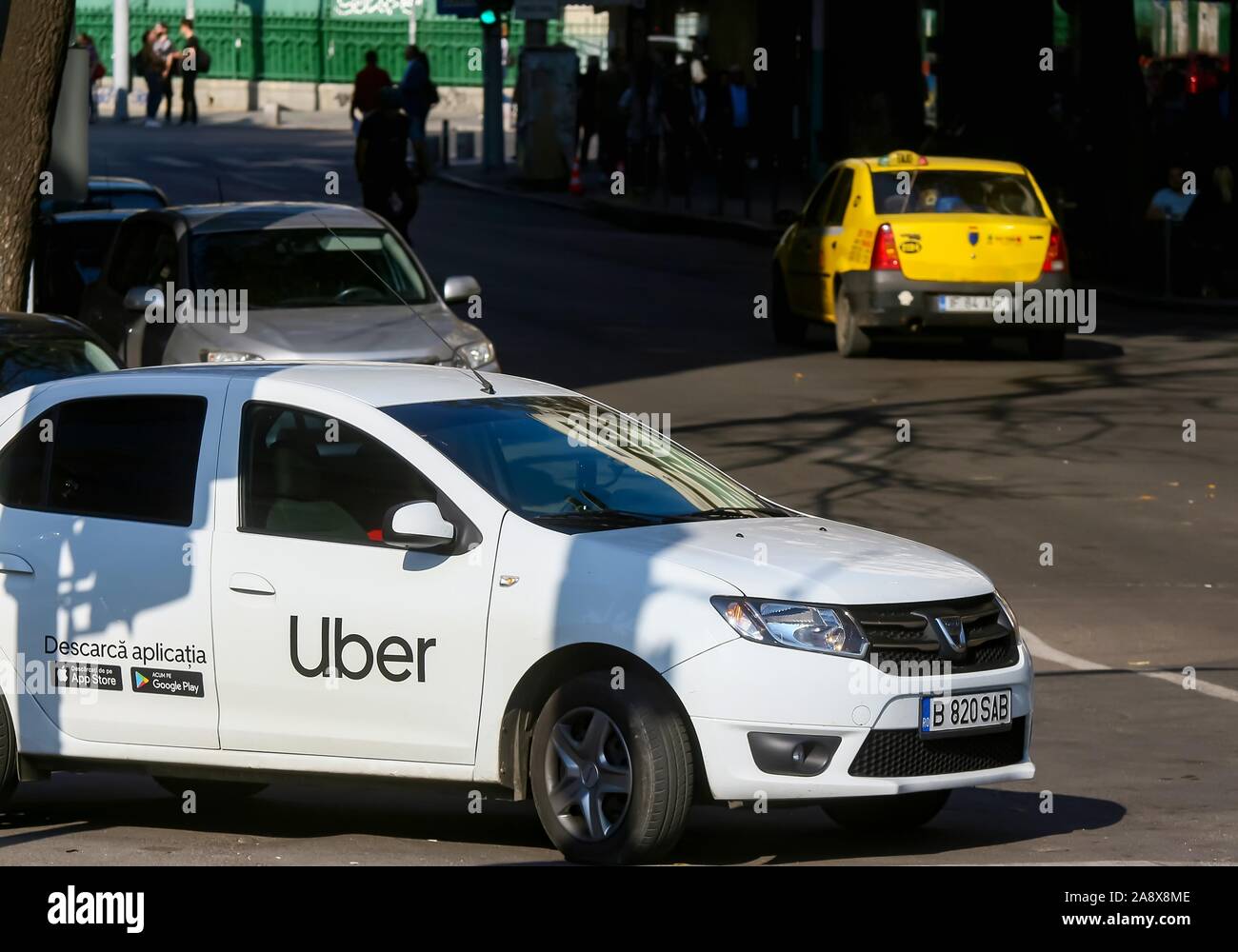 Branded car logo hi-res stock photography and images - Alamy