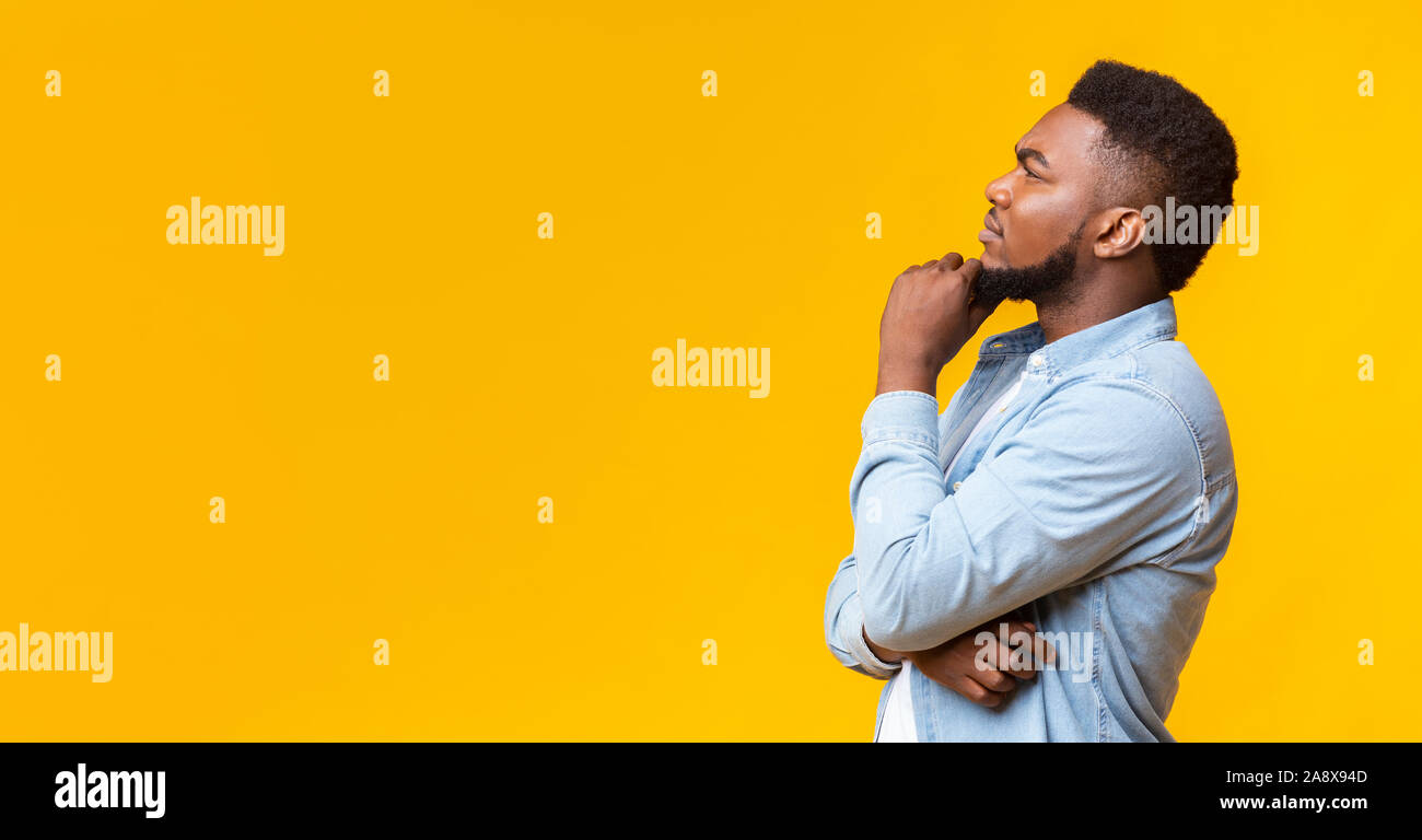 Guy thinking hi-res stock photography and images - Alamy
