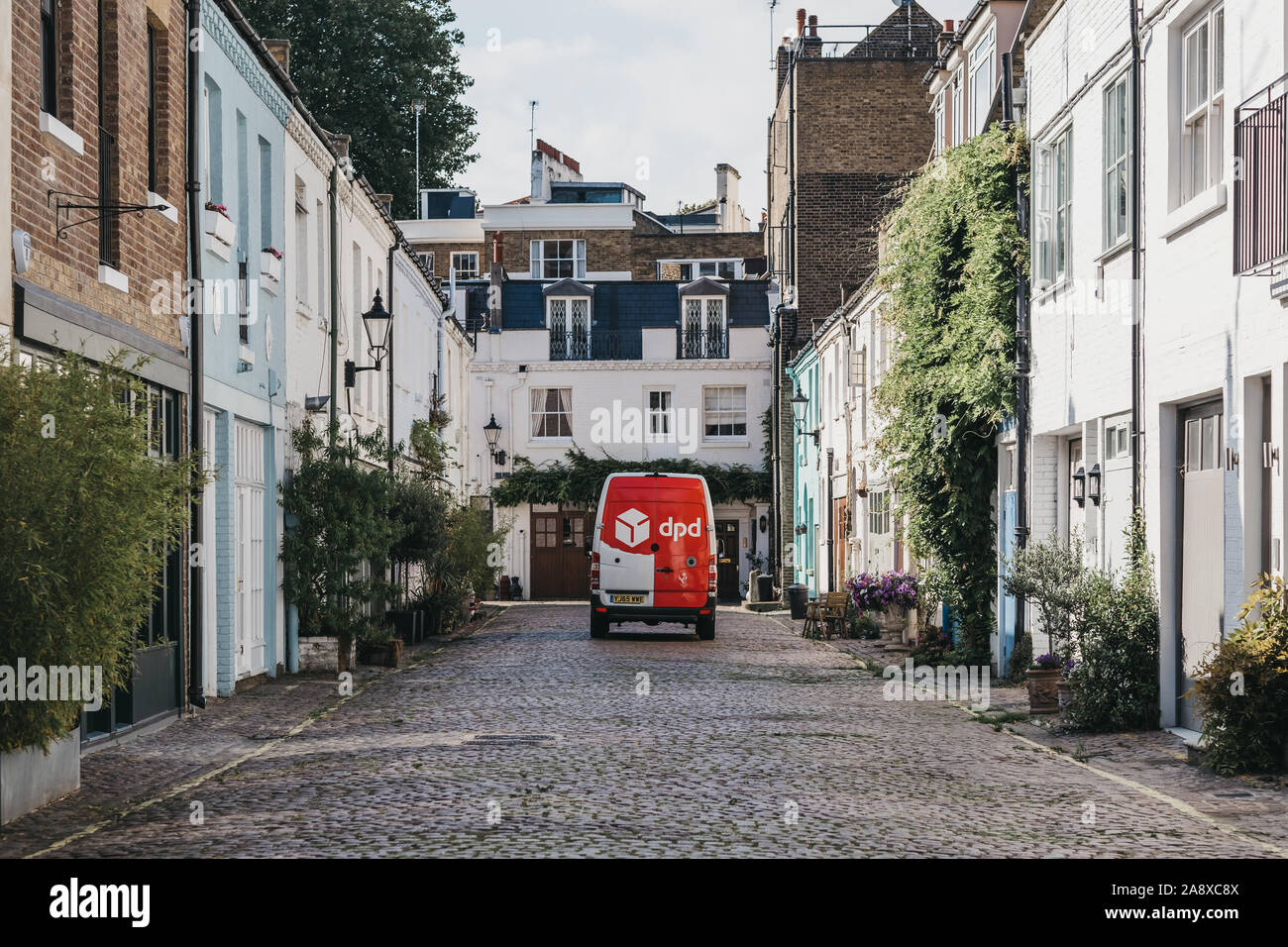 Dpdgroup uk hi-res stock photography and images - Alamy