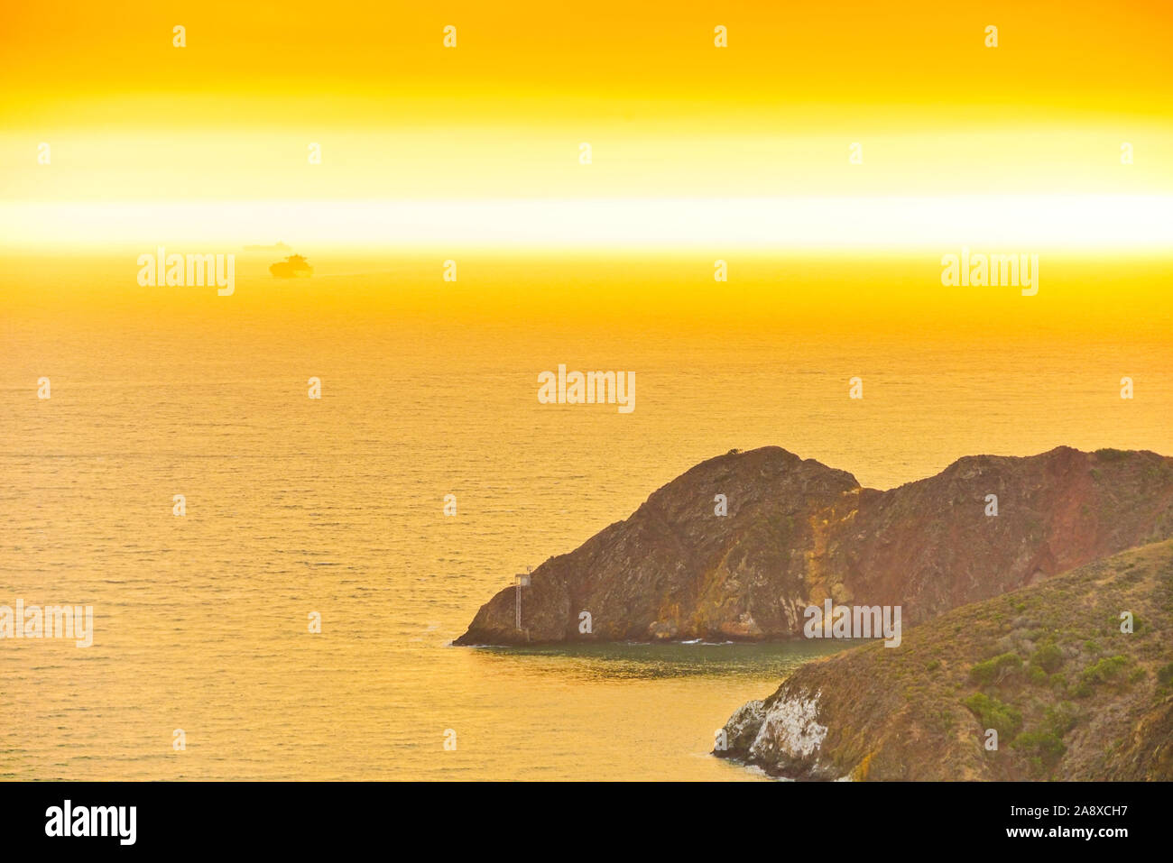 Golden gate strait hi-res stock photography and images - Alamy