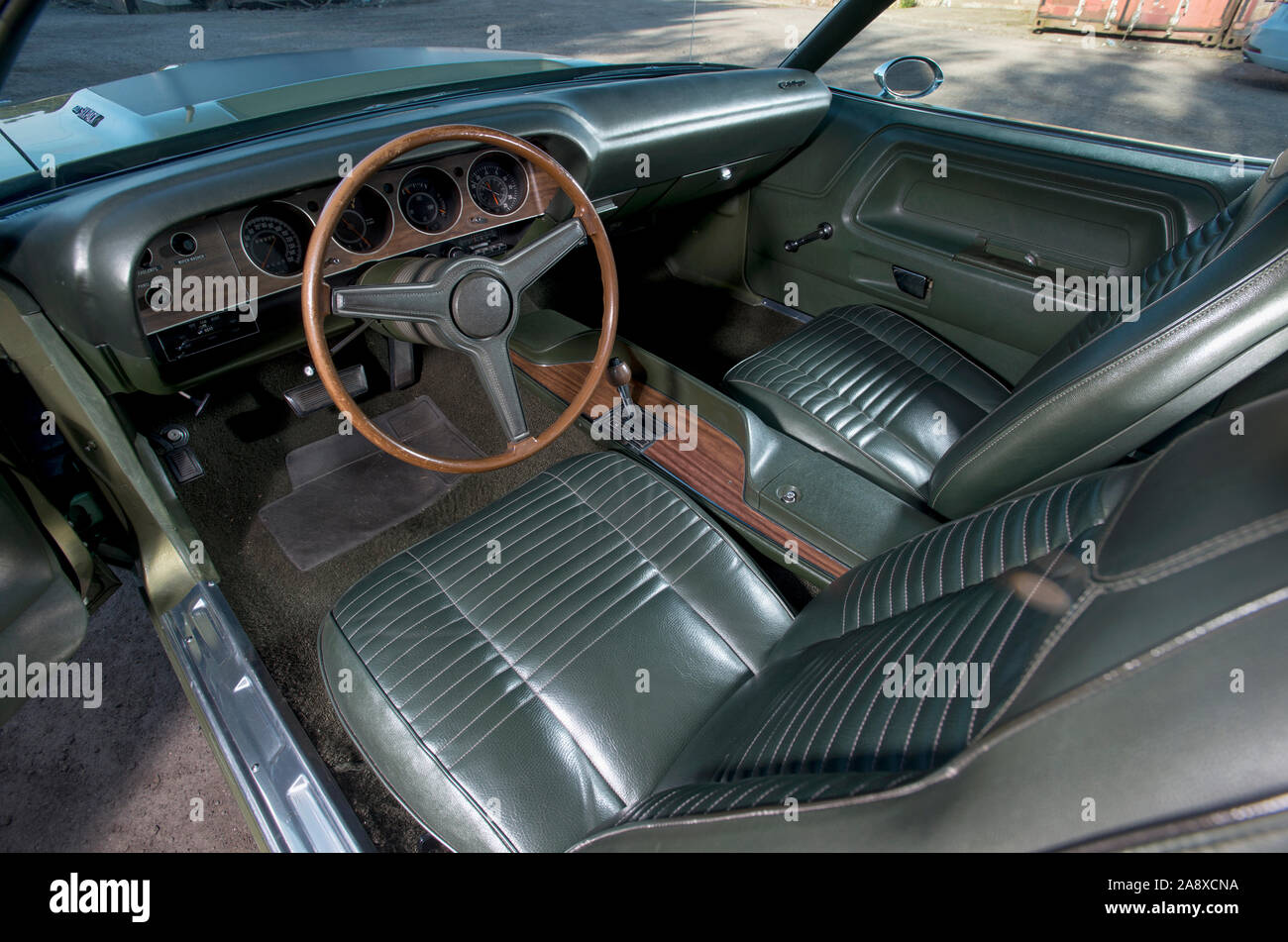 440 six pack hi-res stock photography and images - Alamy