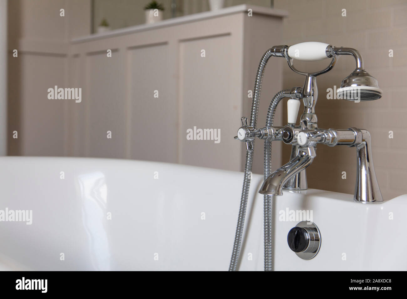 Rolltop tub hi-res stock photography and images - Alamy