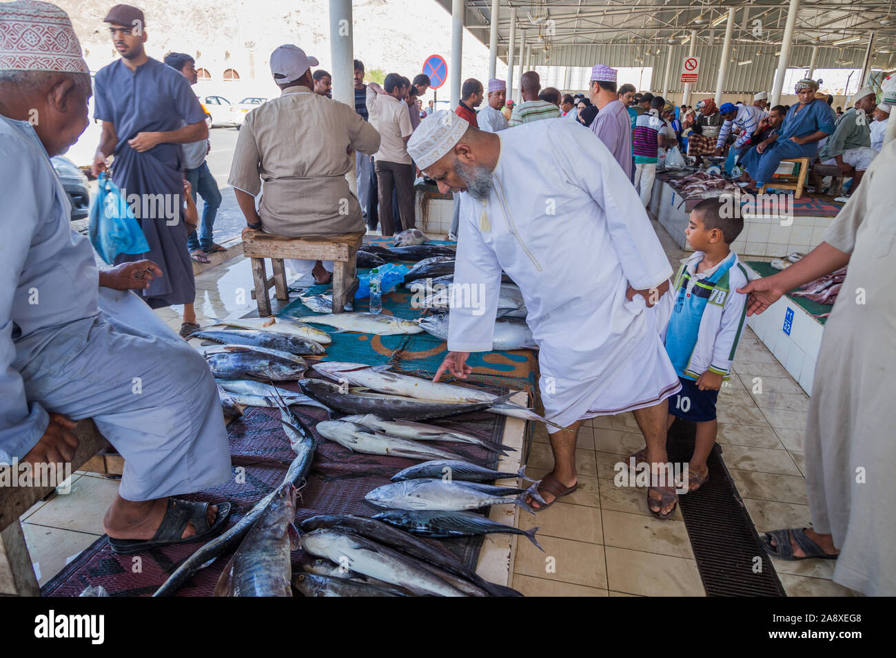 Fish market yemen hi-res stock photography and images - Alamy