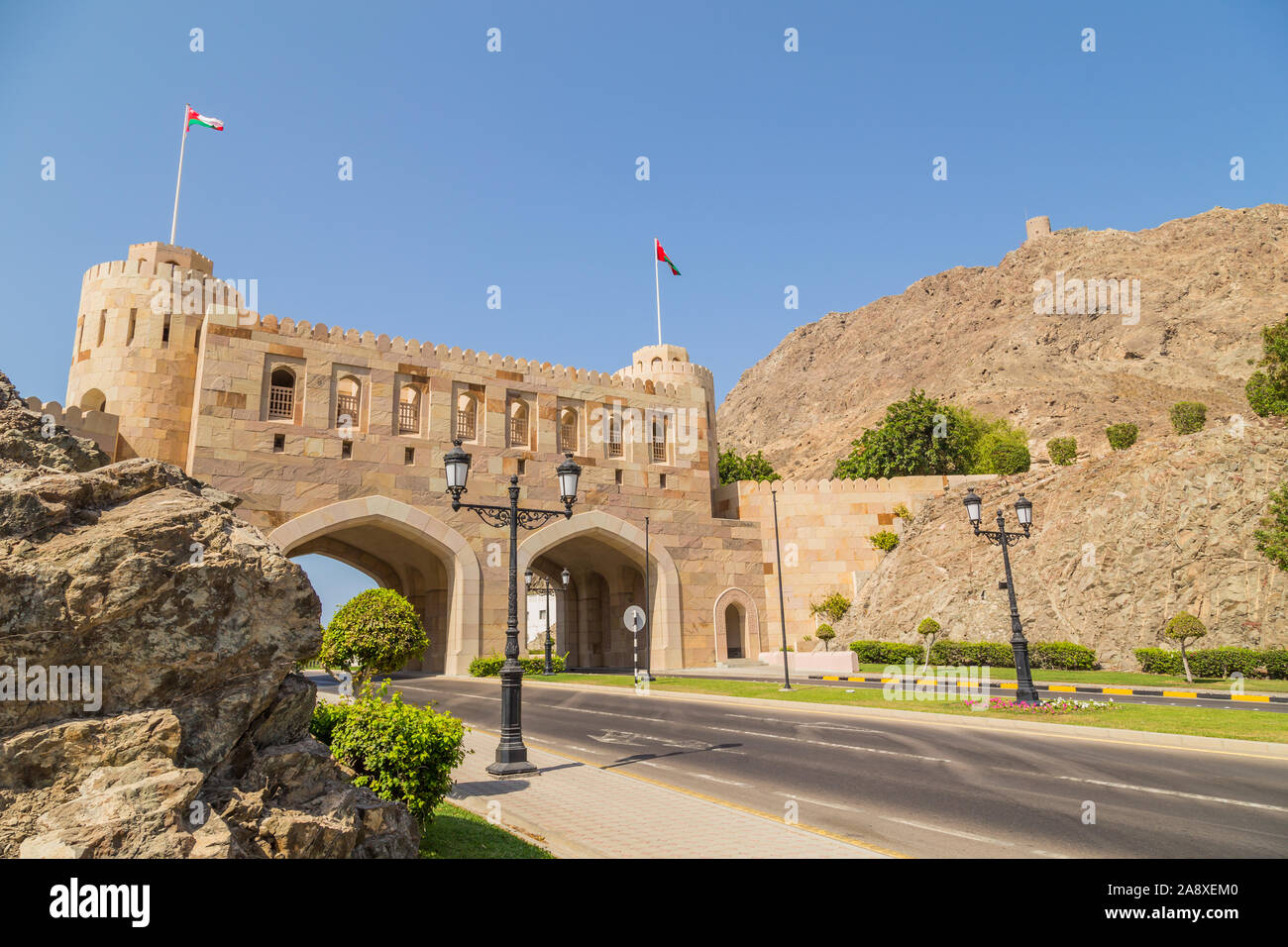 View of the old gate to the old town of Muscat, Oman Stock Photo - Alamy