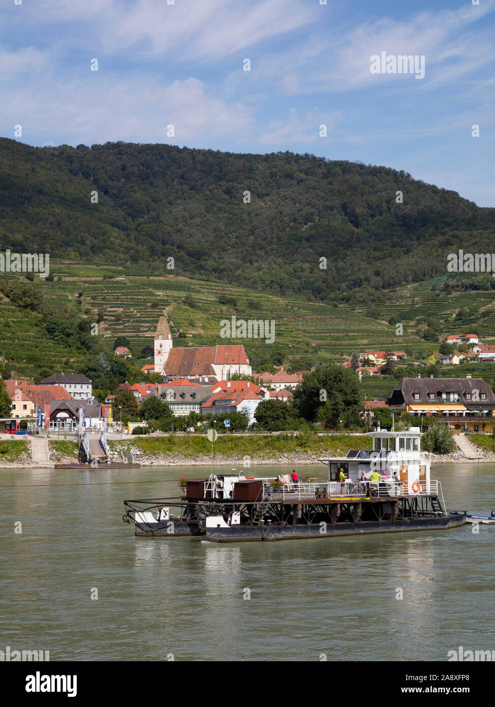 River ferry boat hi-res stock photography and images - Alamy