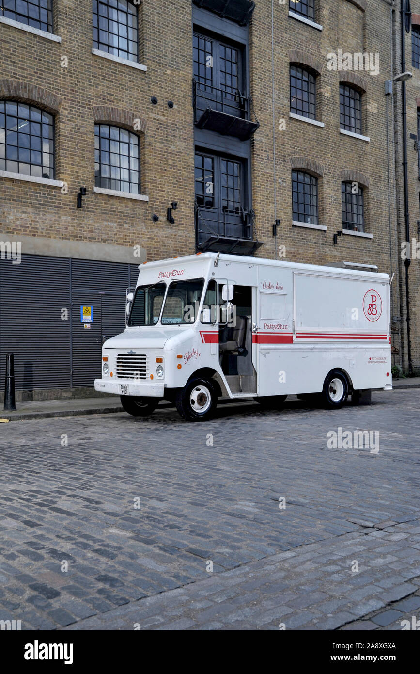 1986 Grumman Olson American delivery van set up as a catering van Stock ...
