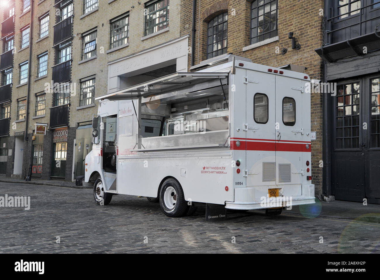 1986 Grumman Olson American delivery van set up as a catering van Stock ...