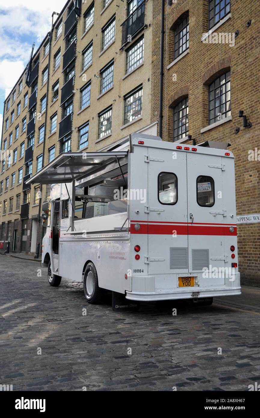 1986 Grumman Olson American delivery van set up as a catering van Stock ...
