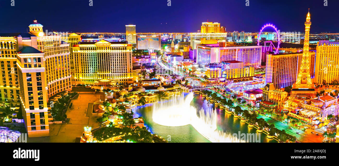 View of the Las Vegas Boulevard at night with lots of hotels and ...