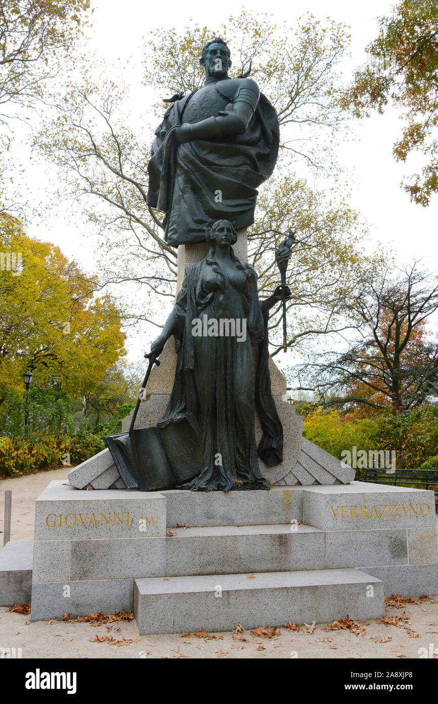 New York, NY - 05 NOV 2019: Statue of Italian explorer and navigator ...