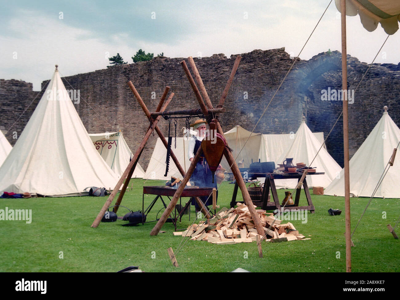 Tents and fire at a Medieval reenactment Stock Photo - Alamy