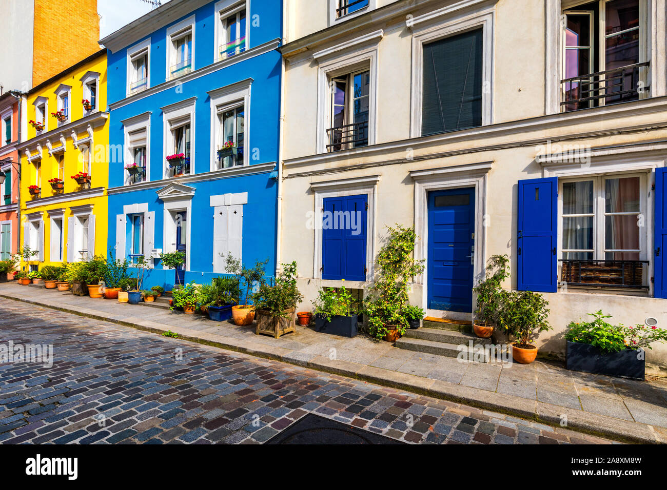 Cremieux Street (Rue Cremieux), Paris, France. Rue Cremieux in the 12th ...