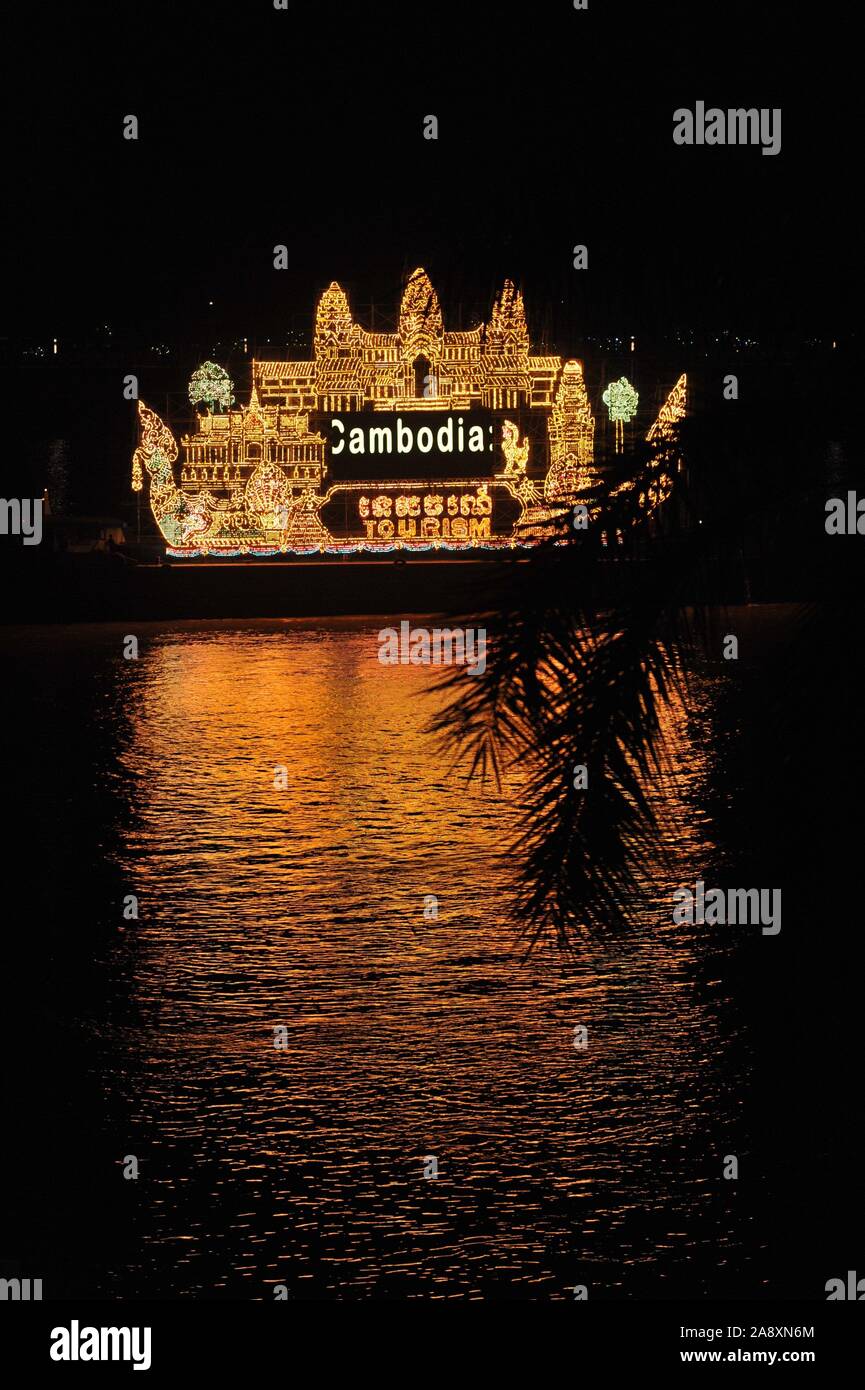 Angkor festival hi-res stock photography and images - Alamy